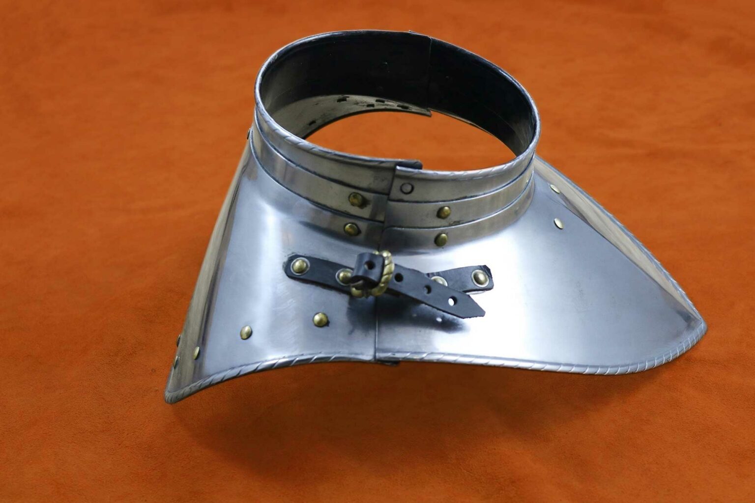 Gothic Gorget (#1717) - Darksword Armory