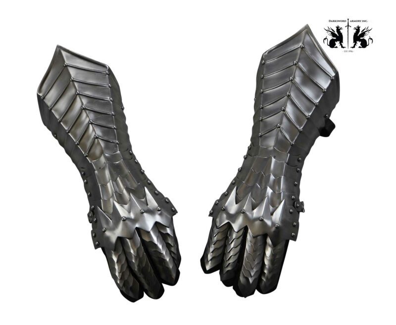 Nazgul Fantasy Gauntlets (#1707) - Darksword Armory