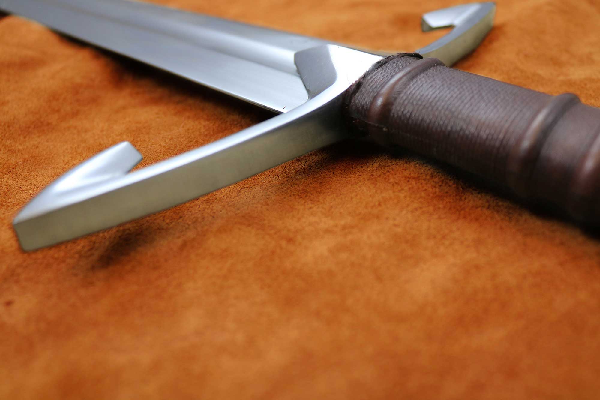 Black Knight Medieval Sword | darksword-armory.com