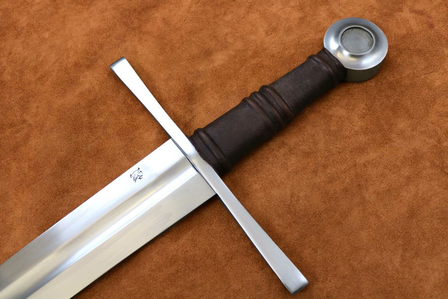 The Crusader Sword (#1303) - Darksword Armory