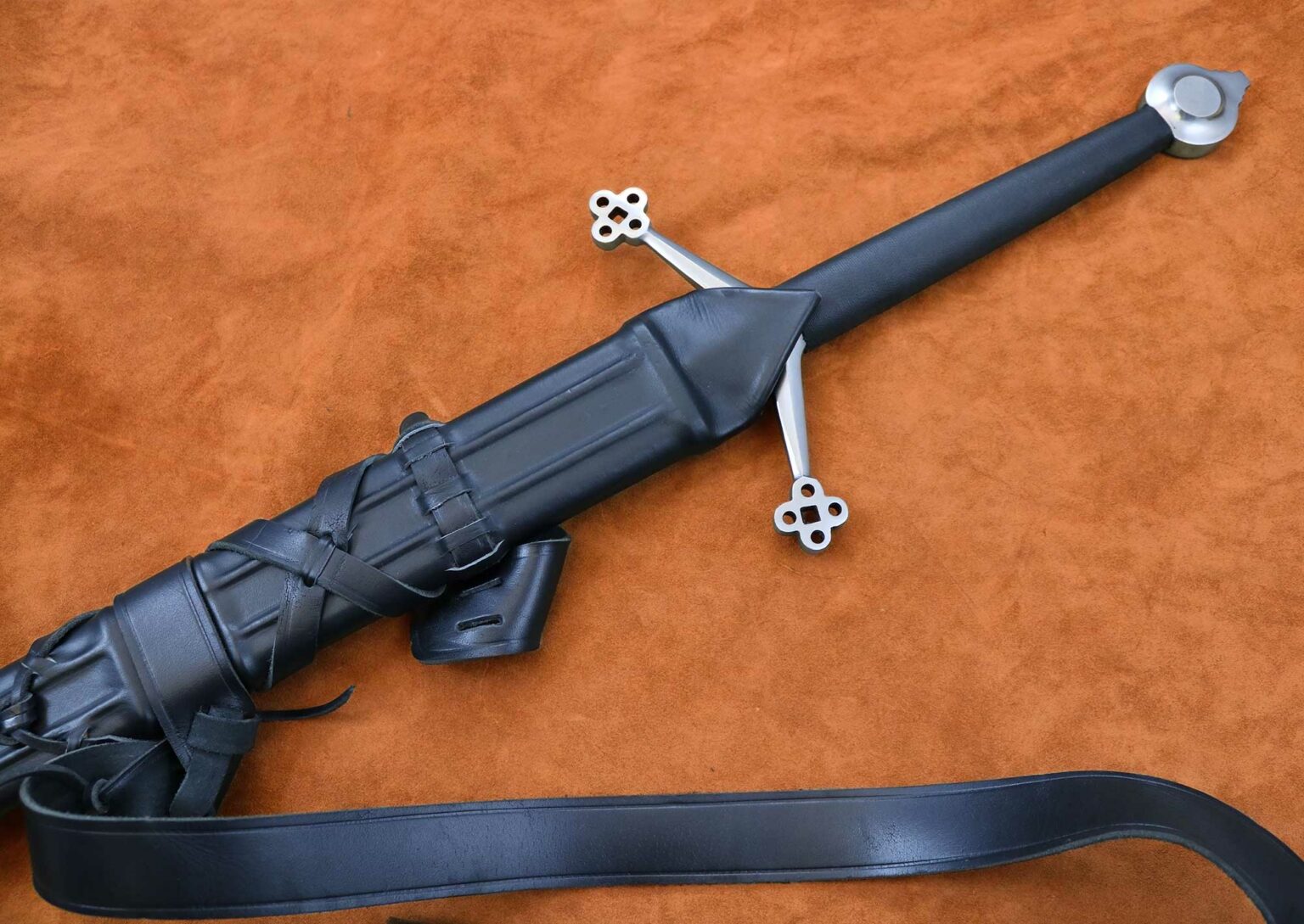 Scottish Claymore (#1319) - Darksword Armory