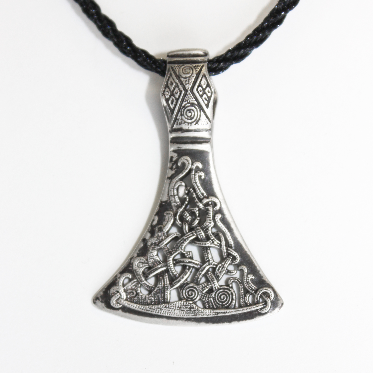 The Mammen Axe Pendant (4022) - Darksword Armory