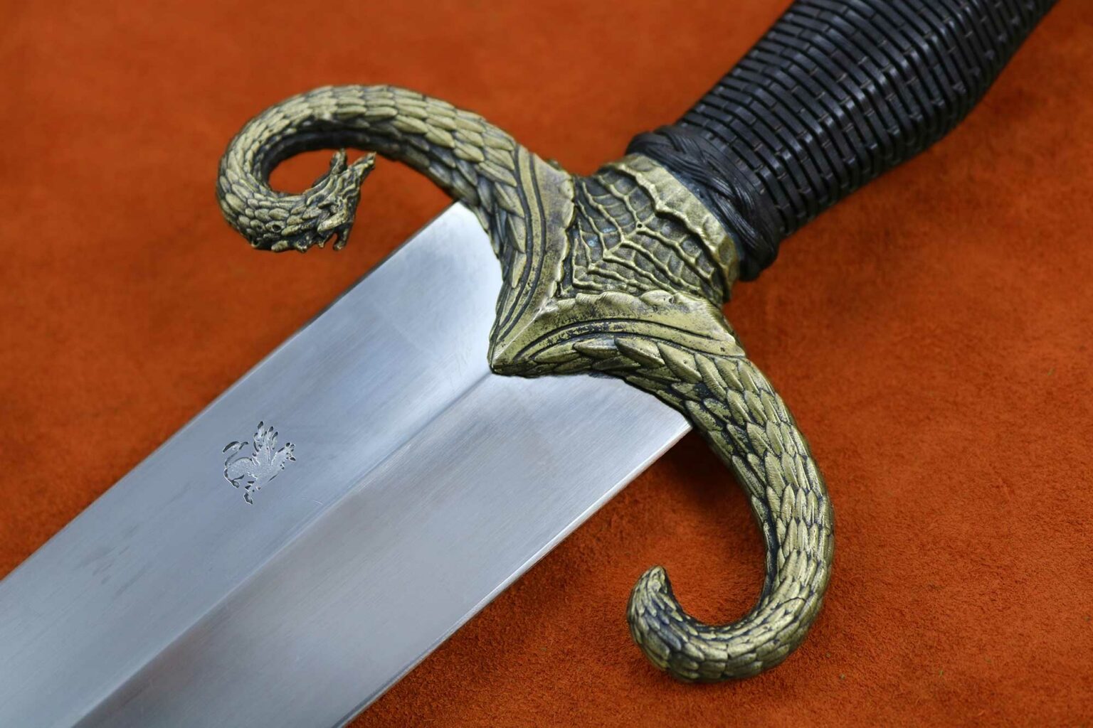 Mother of Dragons Sword (#1549) - Darksword Armory