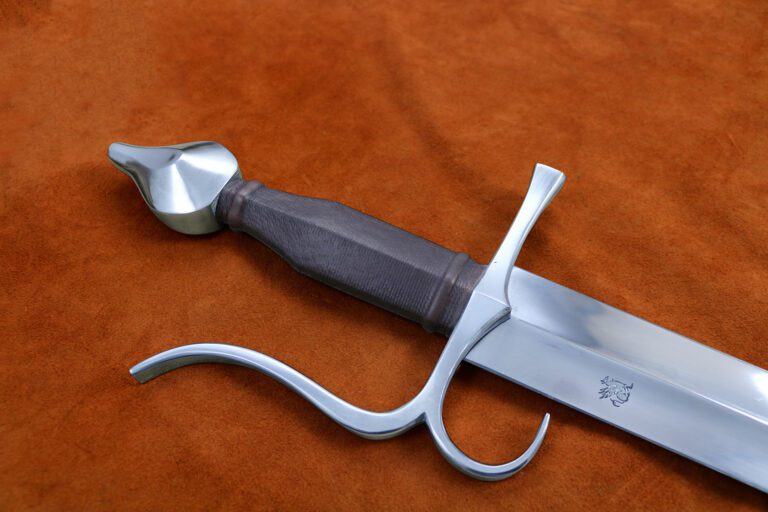 The Doge Sword (#1373) - Darksword Armory