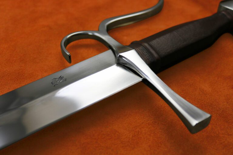 The Doge Sword (#1373) - Darksword Armory