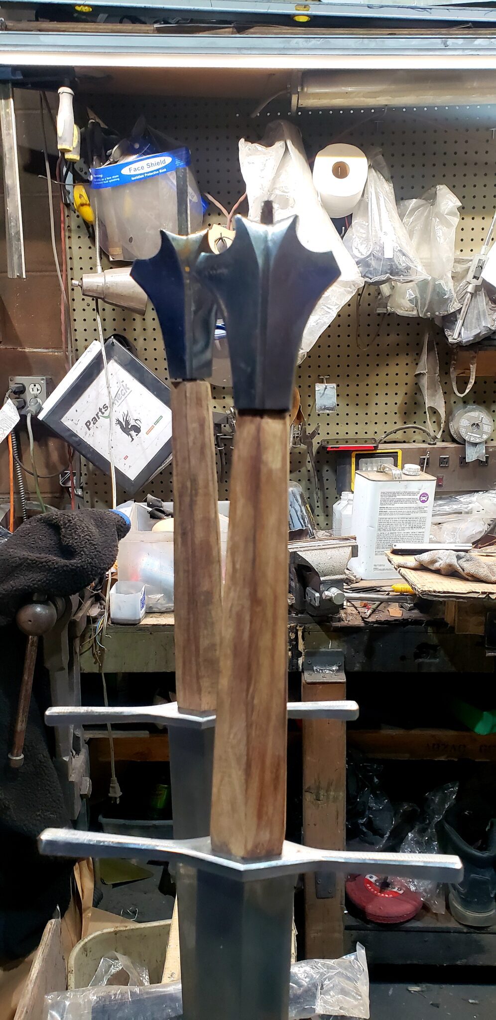 1332-gothic-sword-medieval-weapon - Darksword Armory