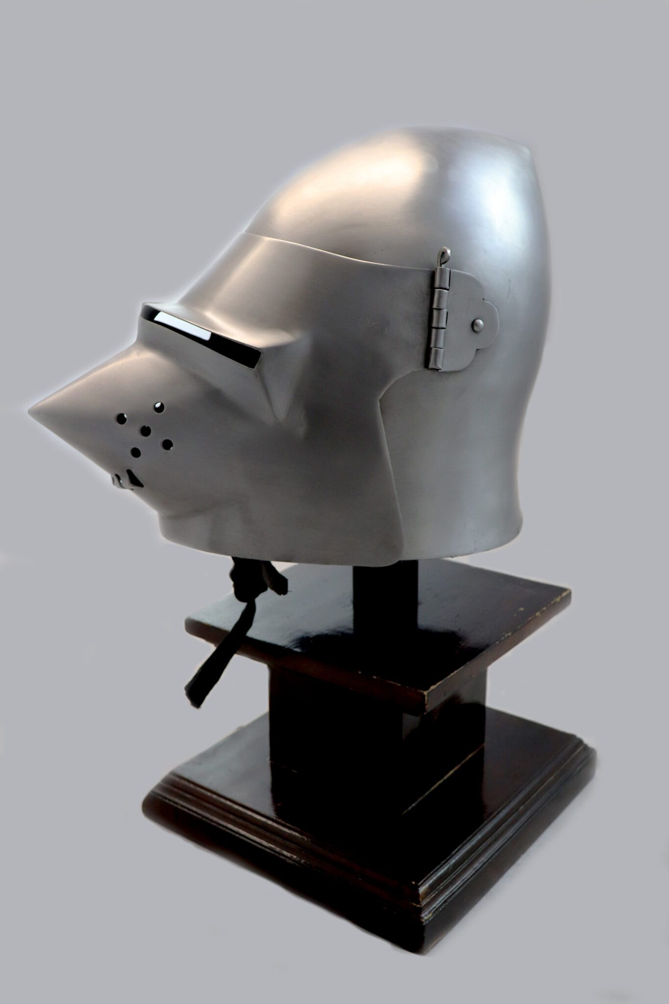 Medieval Gauntlets (#1706) - Darksword Armory