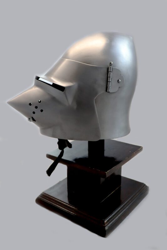 PigFace Bascinet (#1736) - Darksword Armory
