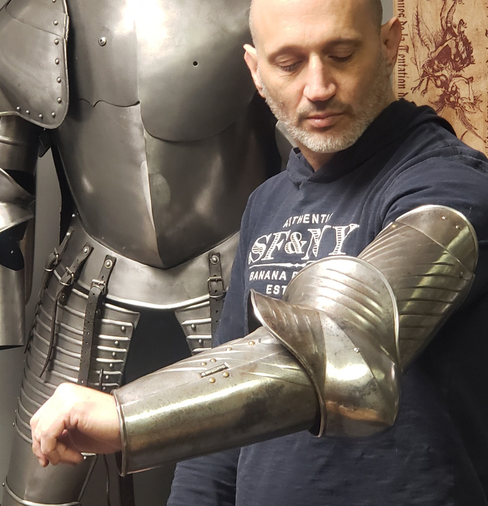 Victorian Gothic Vambrace (88114) - Darksword Armory