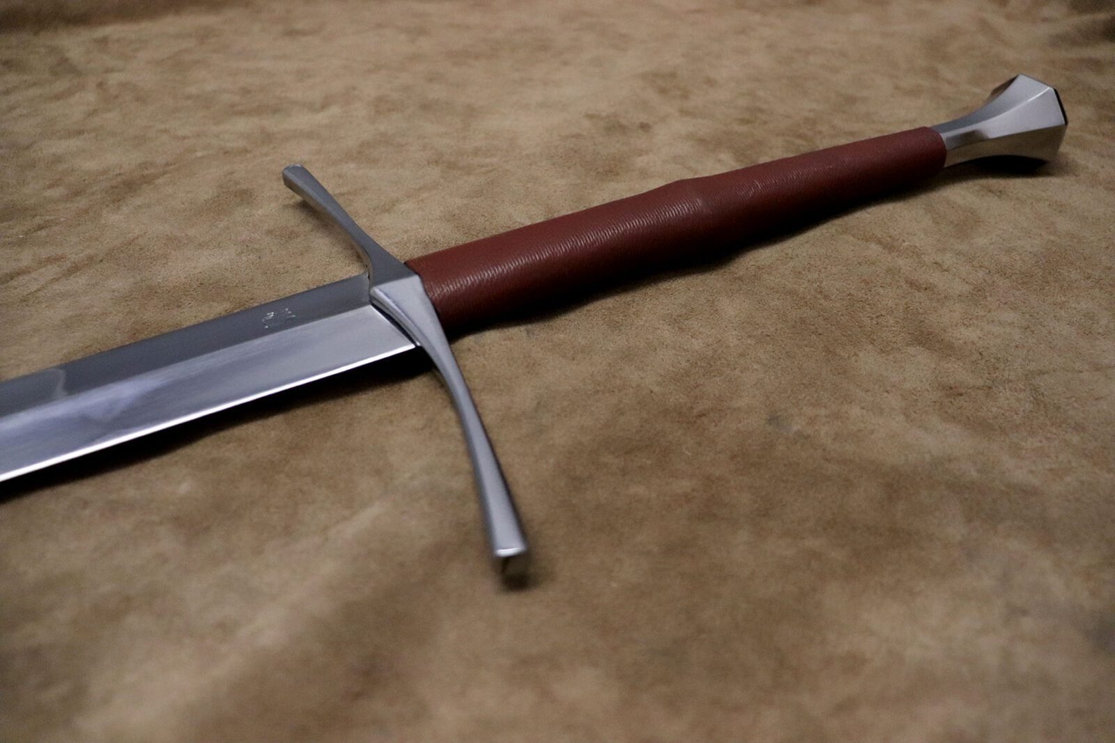 Italian Longsword - Medieval Sword | darksword-armory.com