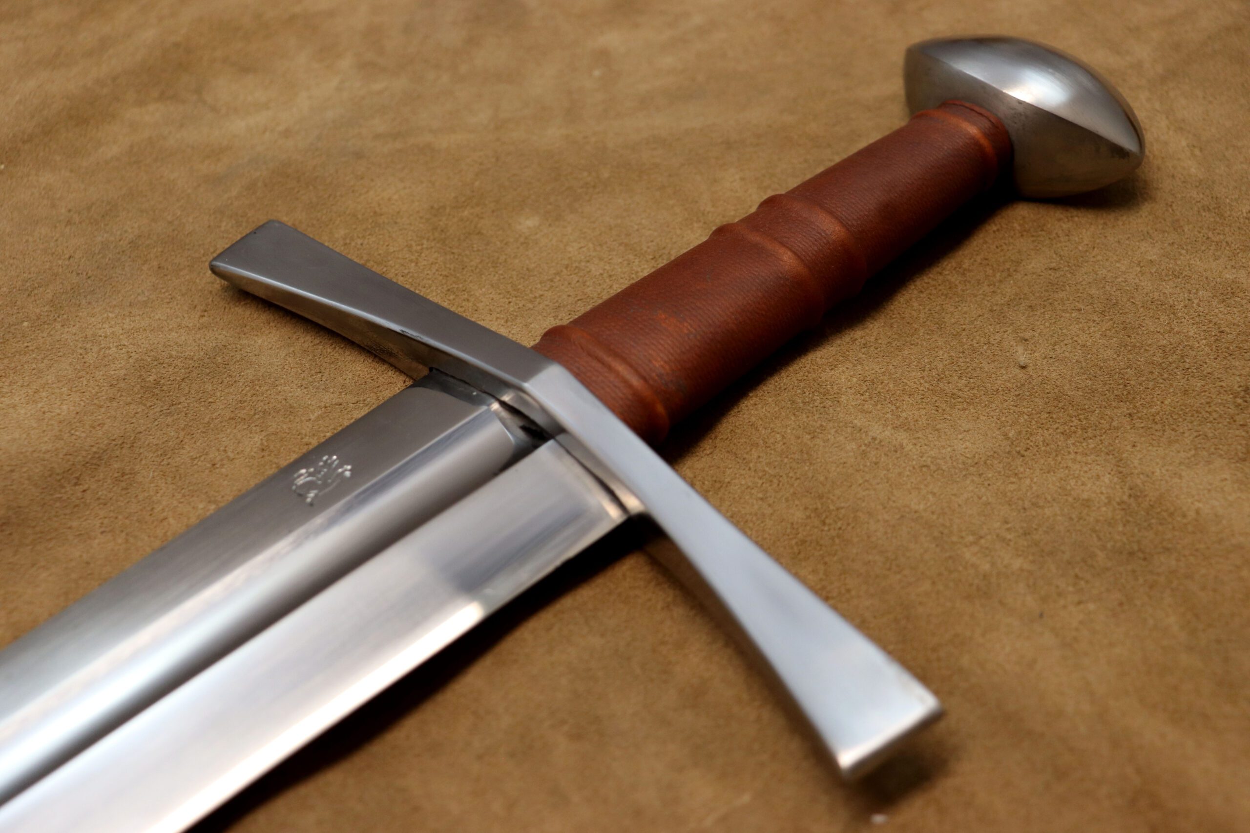 (#1305) The Monarch - Darksword Armory