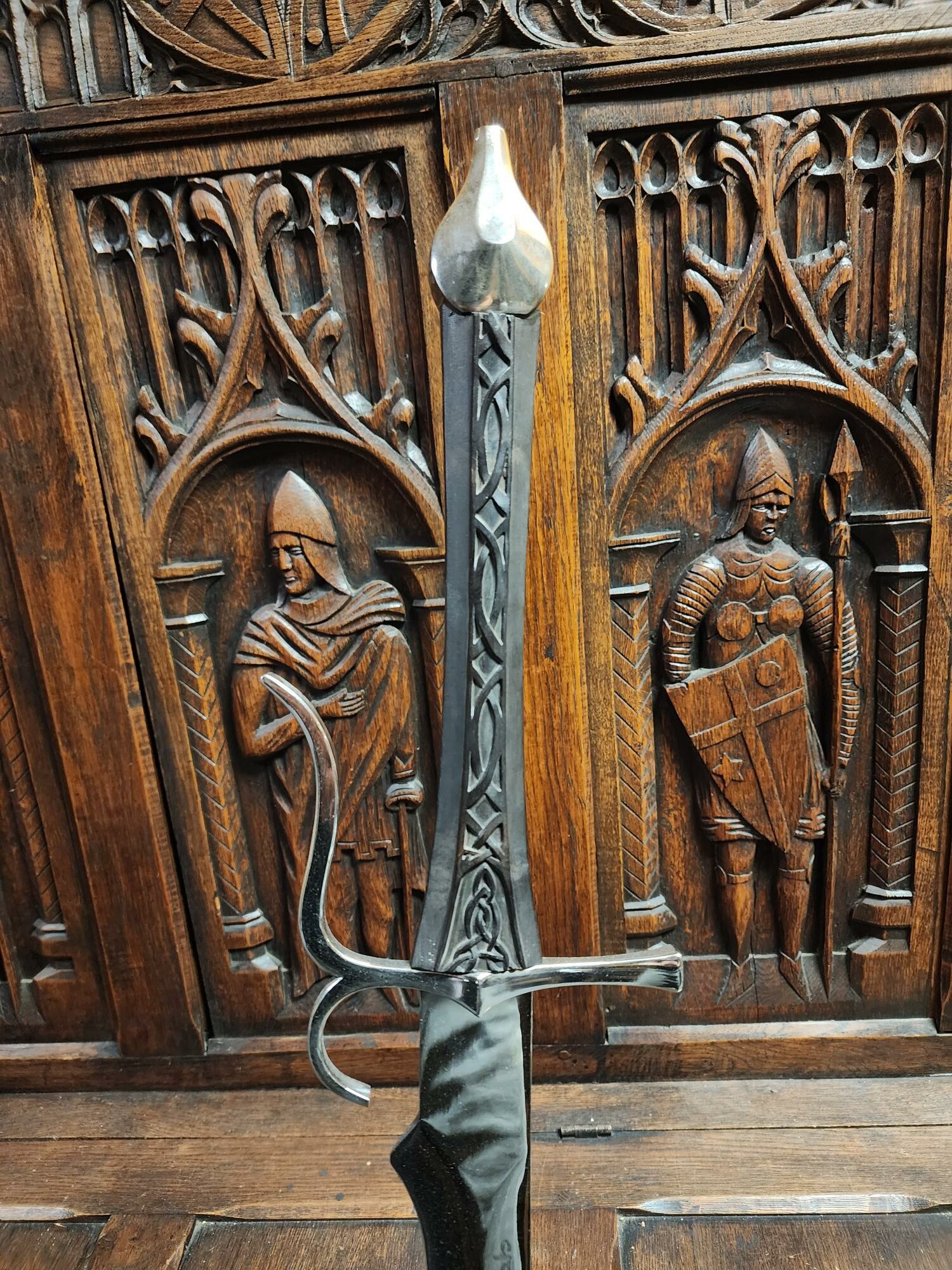 Swords Armors and Weapons On Sale - Darksword Armory