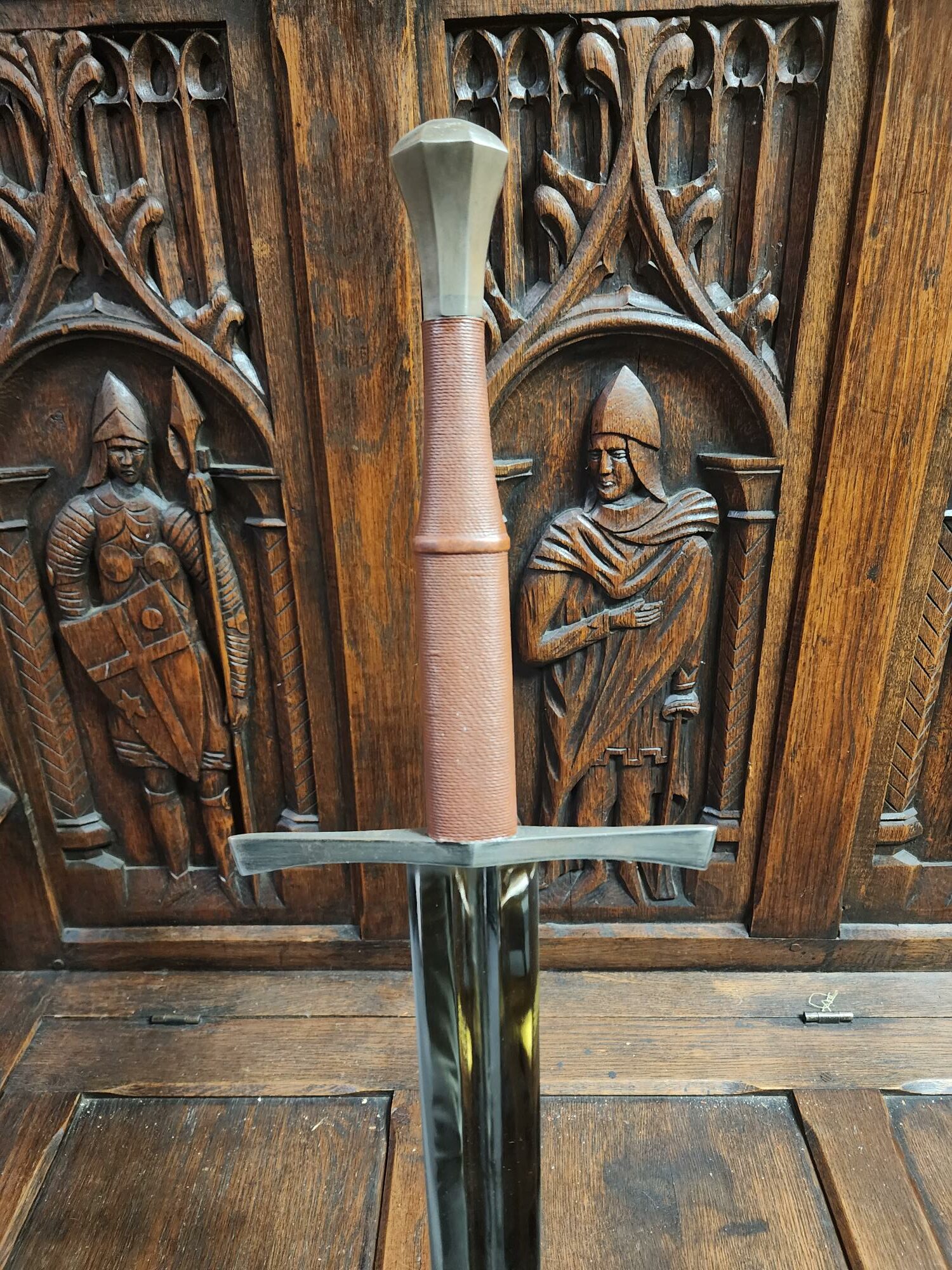 Swords Armors and Weapons On Sale - Darksword Armory