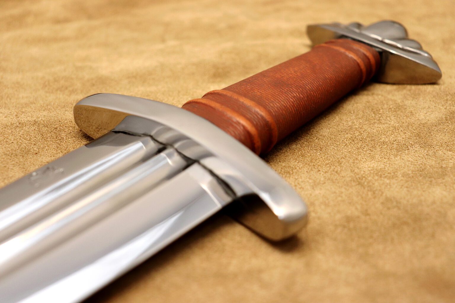 The Skald Norse Sword (#1505) - Darksword Armory